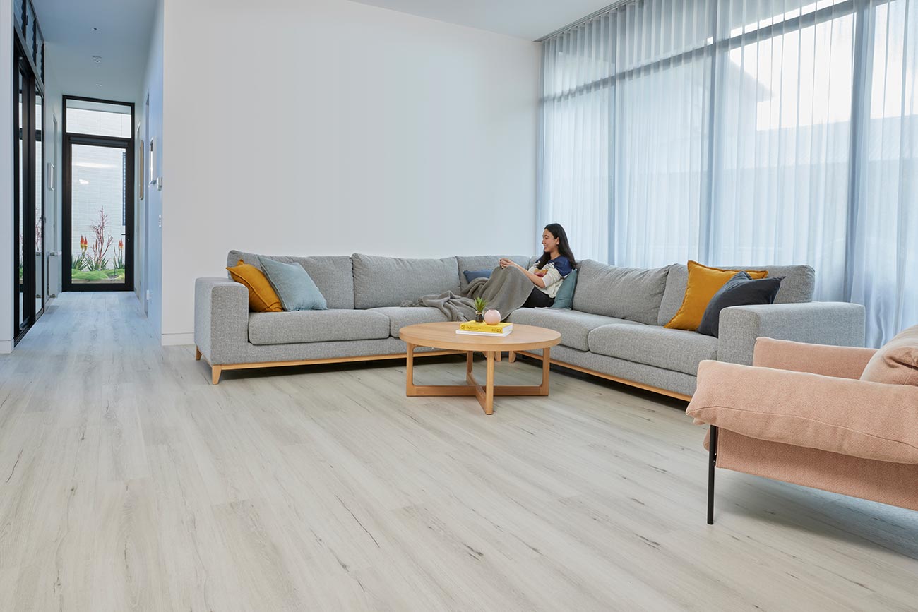 Natural Oak Vinyl Plank - Heartridge Flooring